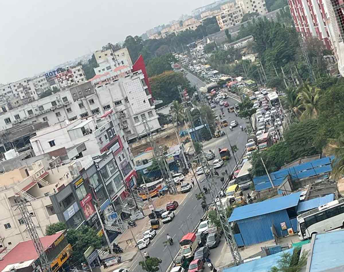 People seek construction of a fly-over at Miyapur